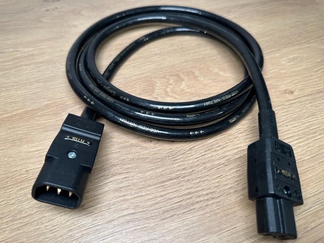 HMS Energia SL/OV High End C14 Kupplung auf IEC Stecker 2,00m UVP 372 ...